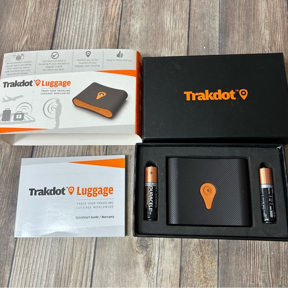 Other | Trakdot Luggage Locator Palm Size Flight Baggage Location In ...